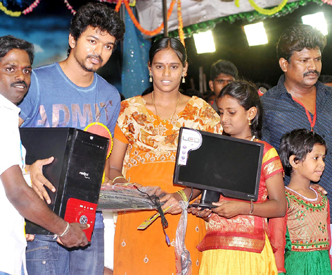 Live Chennai: Vijays Velayudham audio launched,Vijay - Madurai - audio ...