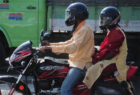 Live Chennai: Pillion riders must also wear helmets,wear helmets ...