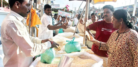Live Chennai: Ayudha Pooja festival effect: Price of Rice puff, flat ...