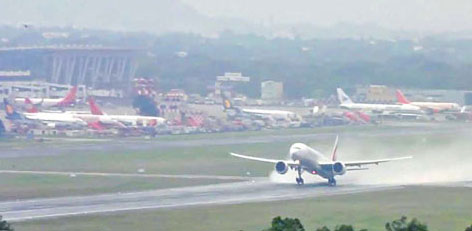Live Chennai: Resurfacing of main runway at Chennai Airport to be ...
